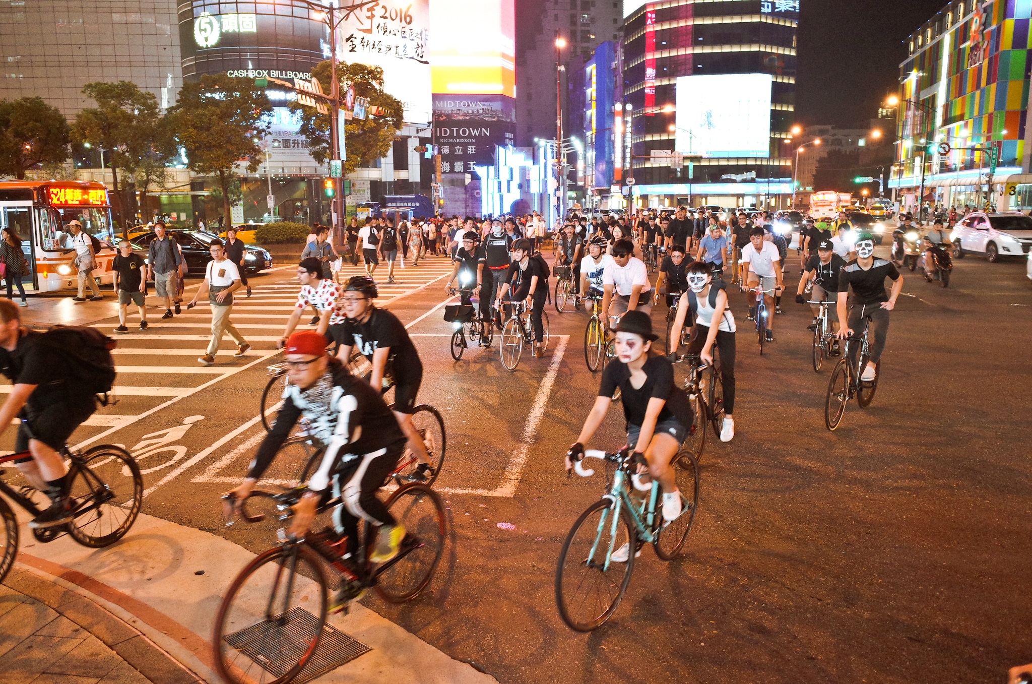 Six ways to dress up your bike for Halloween | Cycling UK